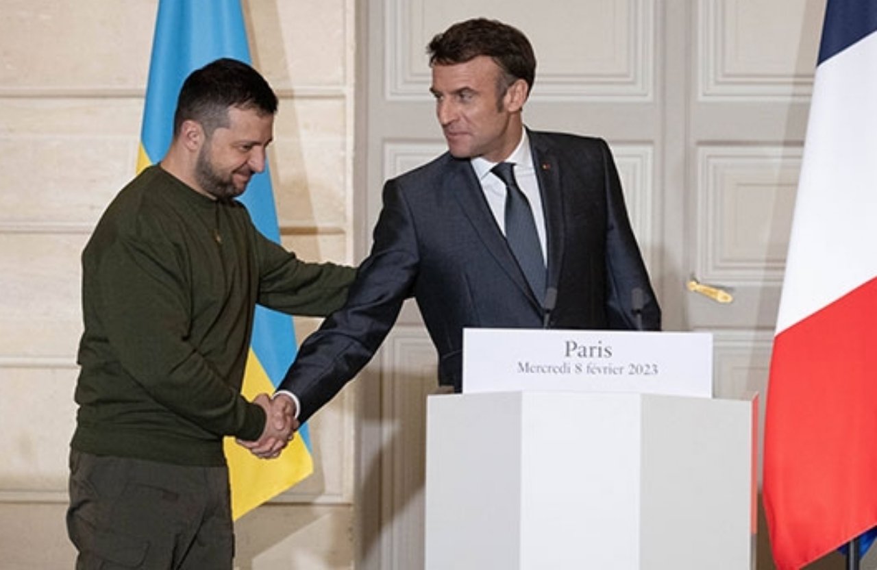 Guerre russo-ukrainienne : À Paris, Zelensky poursuit sa quête "d'armes ...