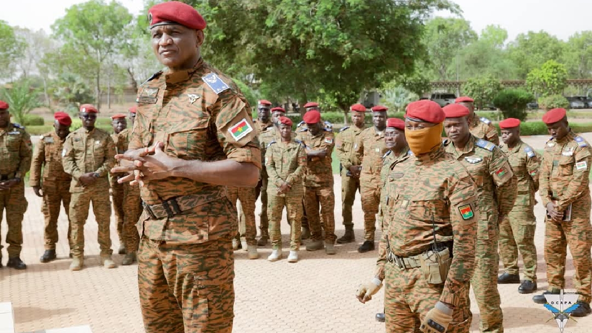 Message du nouvel an du CEMGA aux Forces combattantes : « Tenez bon ...