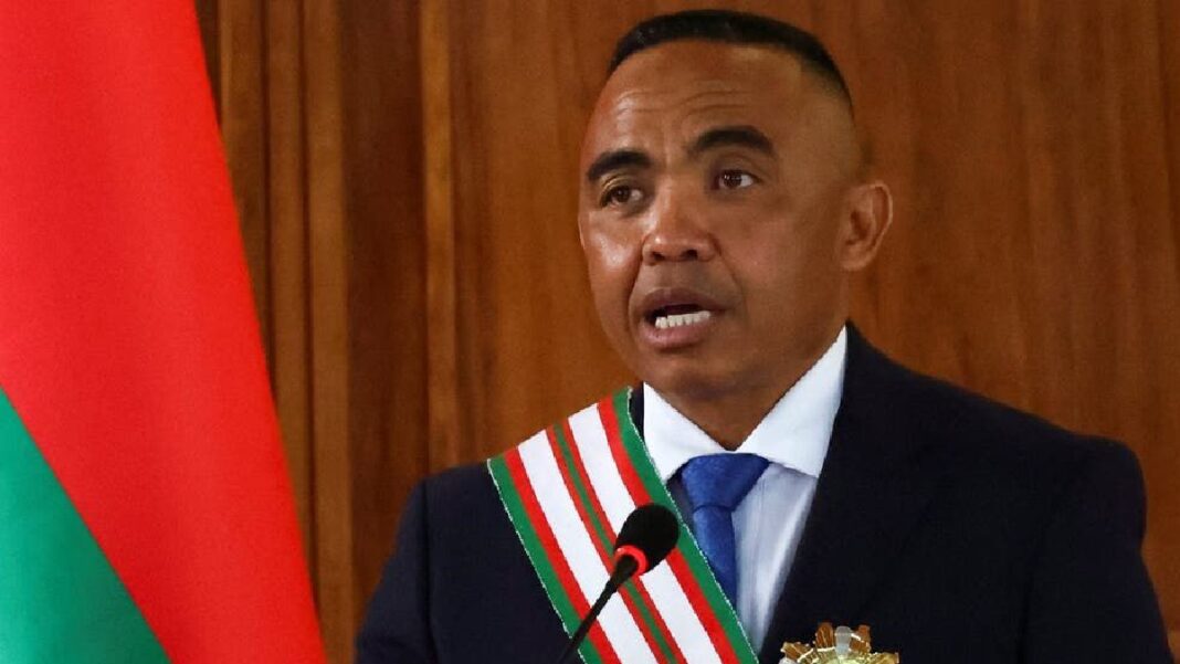 Madagascar : Le Colonel Michael Randrianirina investi président de la ...